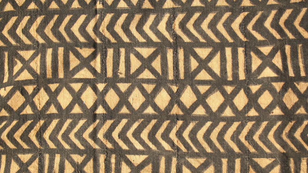 Laver un tissu bogolan sans l’abîmer : méthode simple